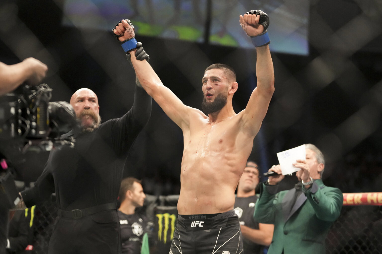 UFC 319 Payouts: Purse & Fighter Salaries!